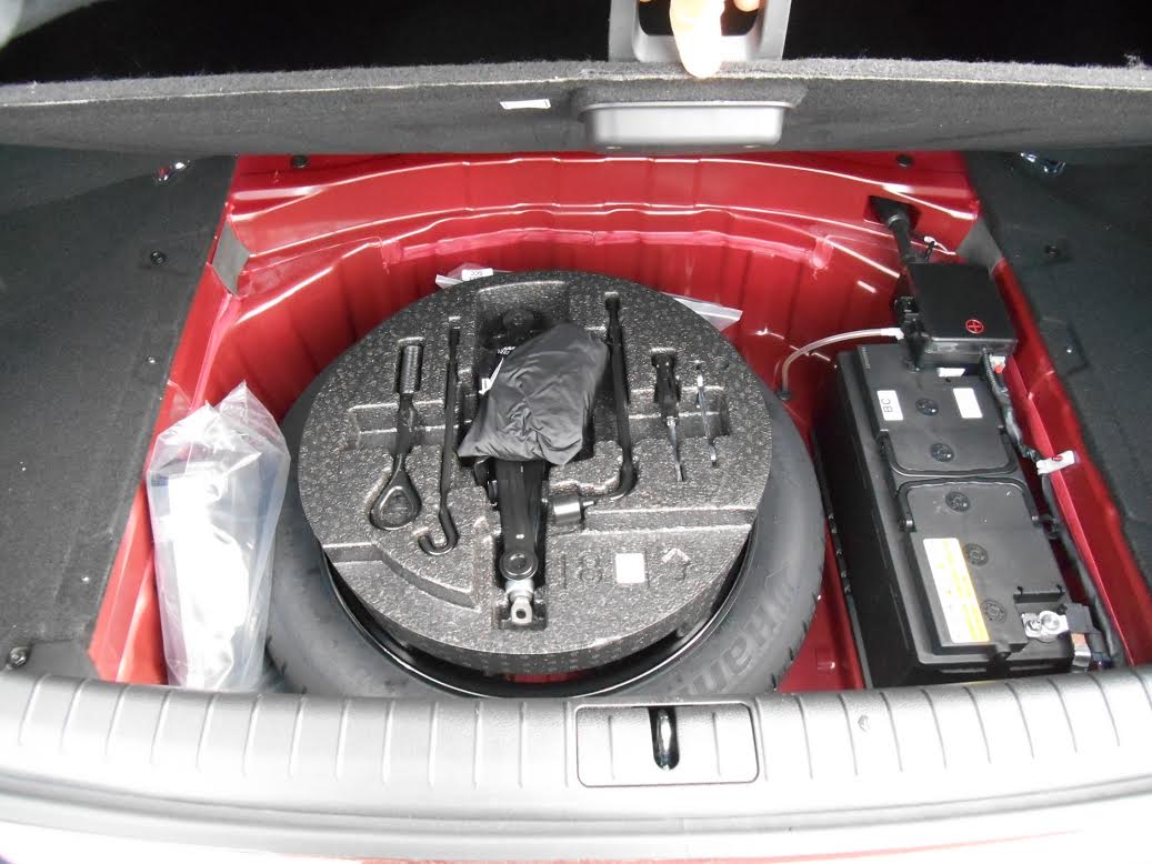 Test Drive: 2015 Hyundai Genesis V6 AWD | The Daily Drive | Consumer Guide®