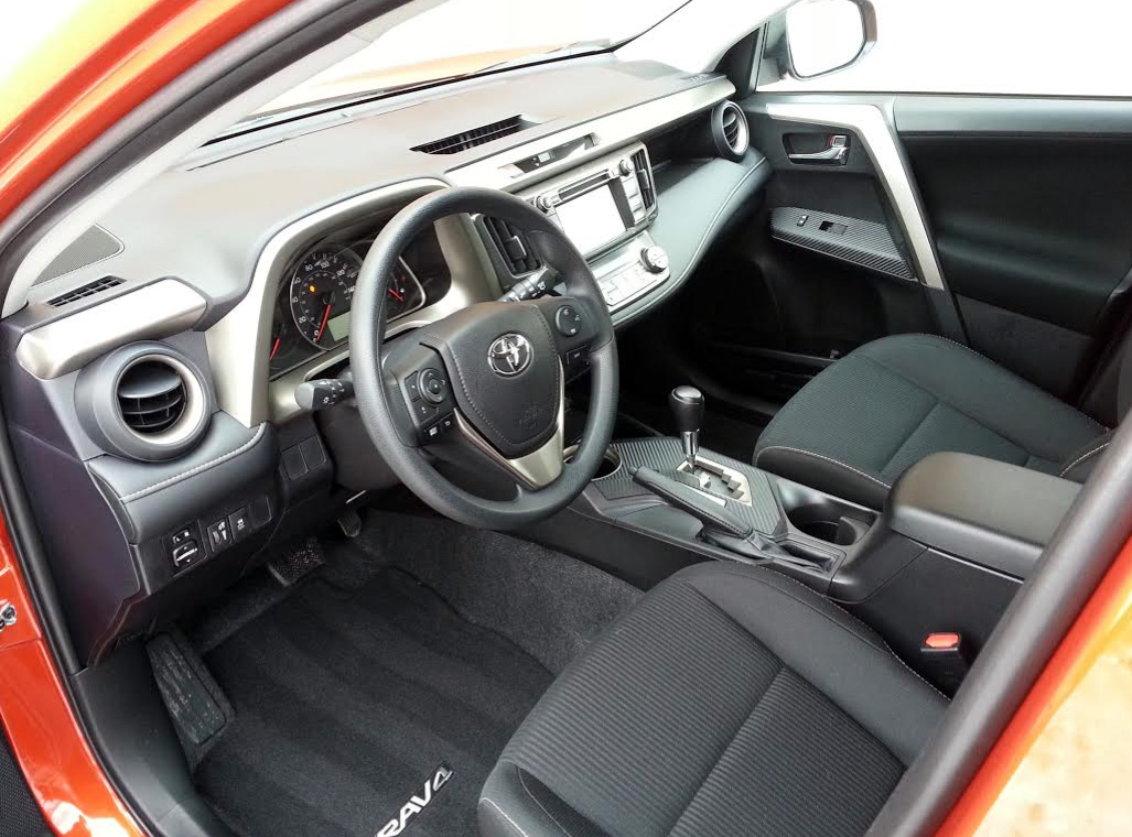 Test Drive: 2015 Toyota RAV4 XLE | The Daily Drive | Consumer Guide®