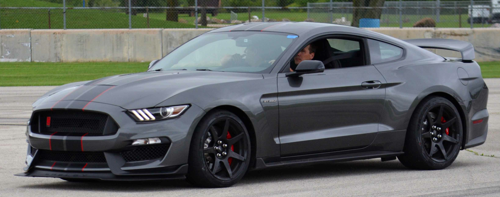 First Spin: 2016 Ford Shelby GT350 and GT350R Mustang | The Daily Drive ...