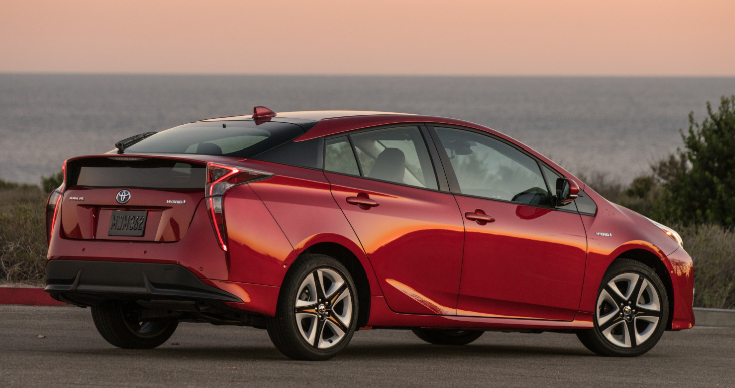 First Spin: 2016 Toyota Prius | The Daily Drive | Consumer Guide®