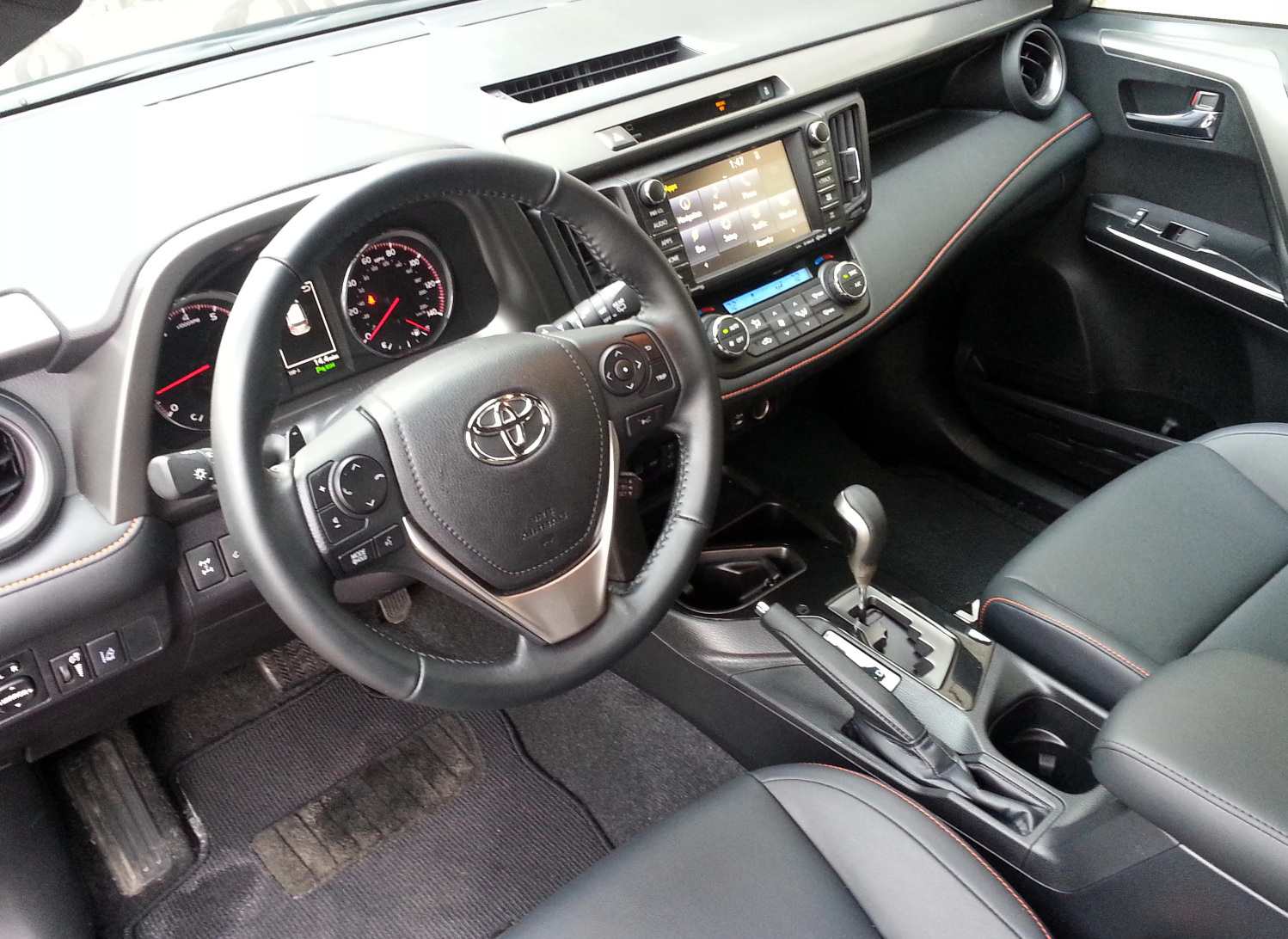 Test Drive: 2016 Toyota RAV4 SE | The Daily Drive | Consumer Guide®