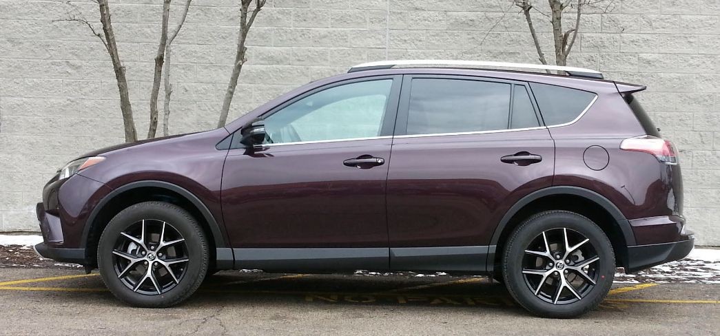 Test Drive: 2016 Toyota RAV4 SE | The Daily Drive | Consumer Guide®