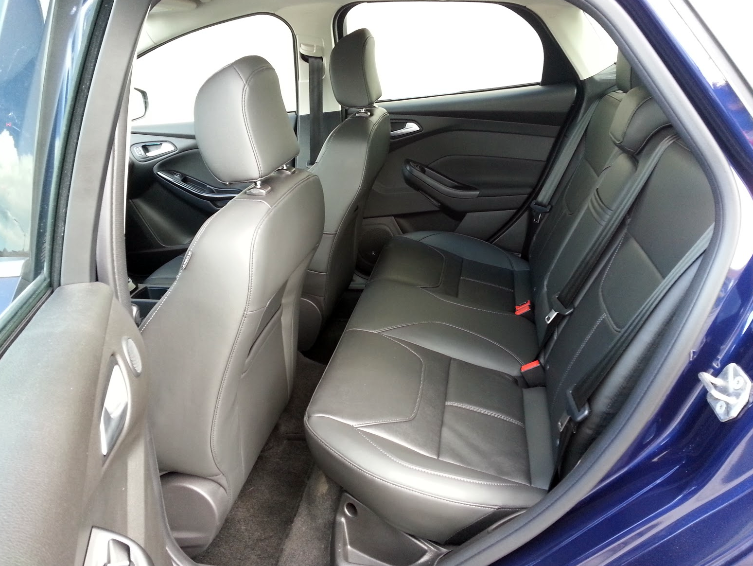 Test Drive: 2016 Ford Focus Titanium | The Daily Drive | Consumer Guide®