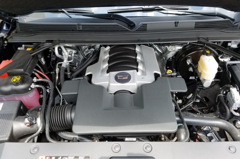 Test Drive: 2017 Cadillac Escalade | The Daily Drive | Consumer Guide®