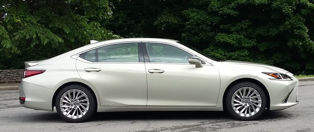 2019 Lexus ES