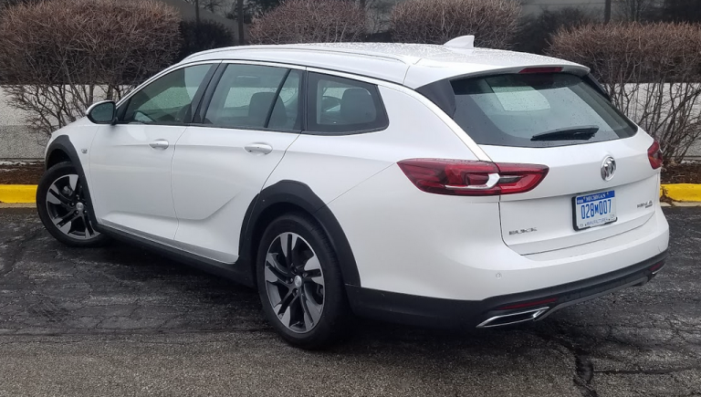 2018 Buick Regal TourX: Test Drive | The Daily Drive | Consumer Guide®