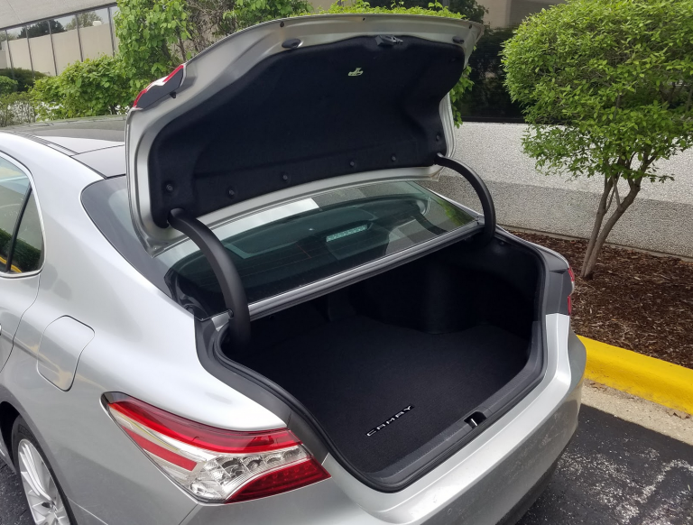 Test Drive: 2018 Toyota Camry XLE | The Daily Drive | Consumer Guide®