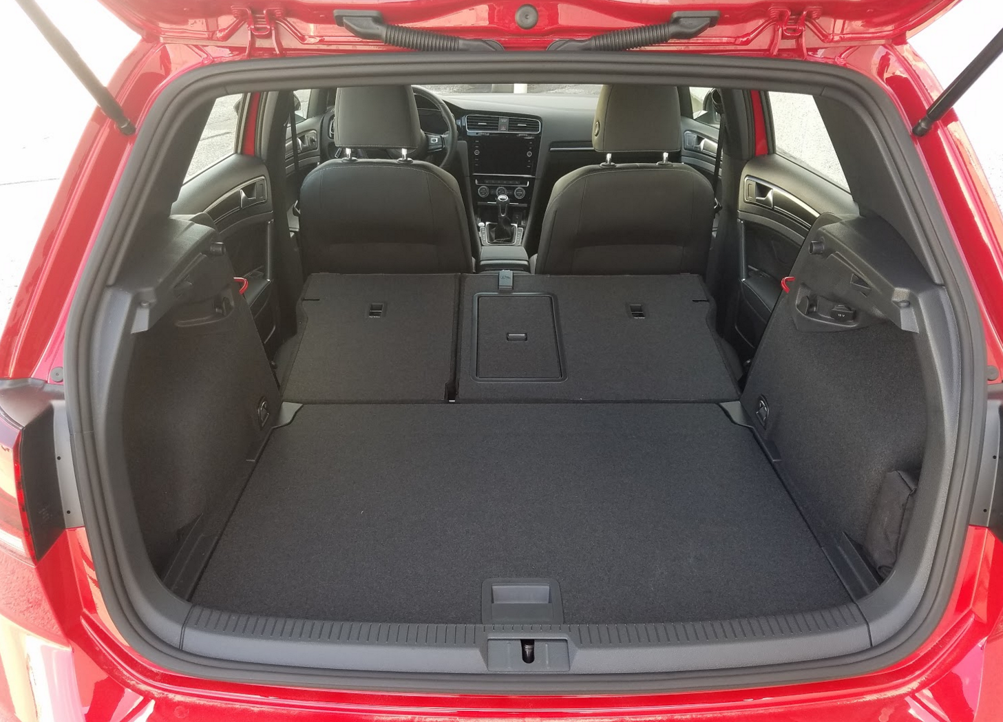 Test Drive: 2018 Volkswagen Golf R | The Daily Drive | Consumer Guide®