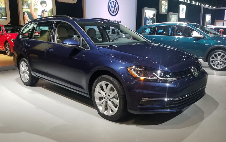 Local Color: Unusual Paint Hues at the 2019 Chicago Auto Show | The ...