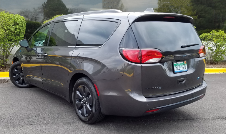 Test Drive: 2019 Chrysler Pacifica Hybrid Limited | The Daily Drive ...
