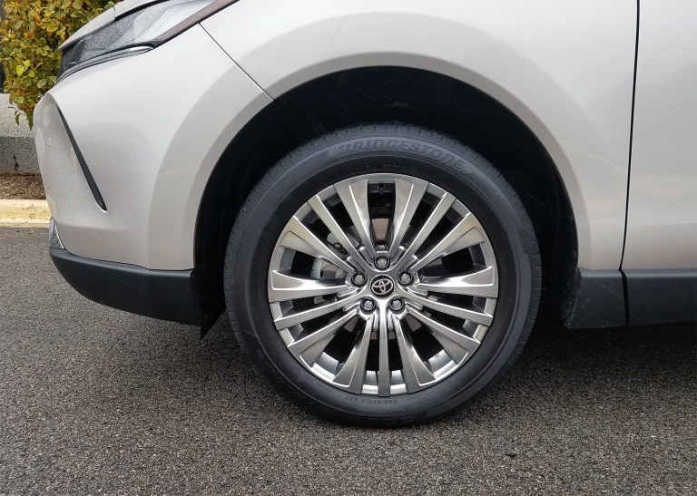 Quick Spin: 2021 Toyota Venza Limited | The Daily Drive | Consumer Guide®