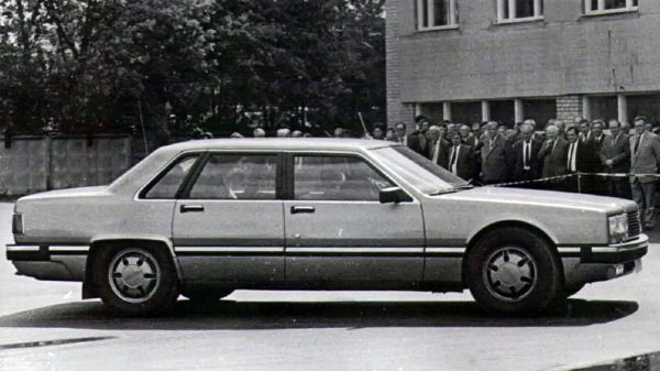 ZIL-4102: Forgotten Concept | The Daily Drive | Consumer Guide®