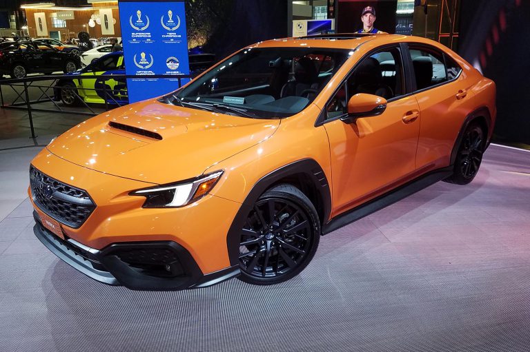 Local Color: Unusual Paint Hues at the 2022 Chicago Auto Show | The ...