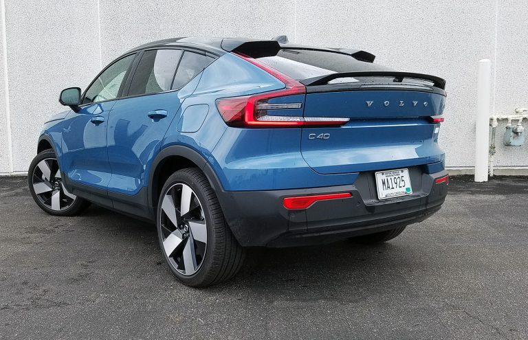 Test Drive: 2022 Volvo C40 Recharge | The Daily Drive | Consumer Guide®
