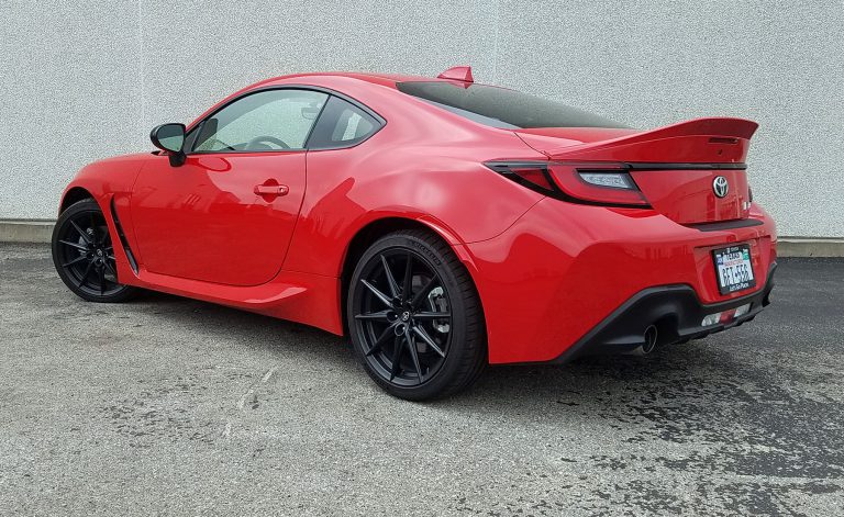 Test Drive: 2022 Toyota GR86 | The Daily Drive | Consumer Guide®