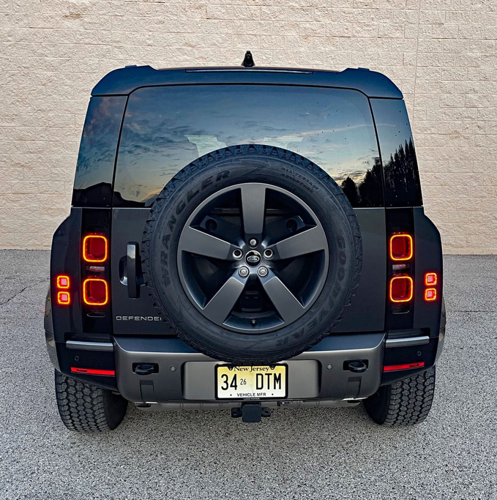 2024 Land Rover Defender 110 X-Dynamic SE: 5 Cool Things | The Daily ...