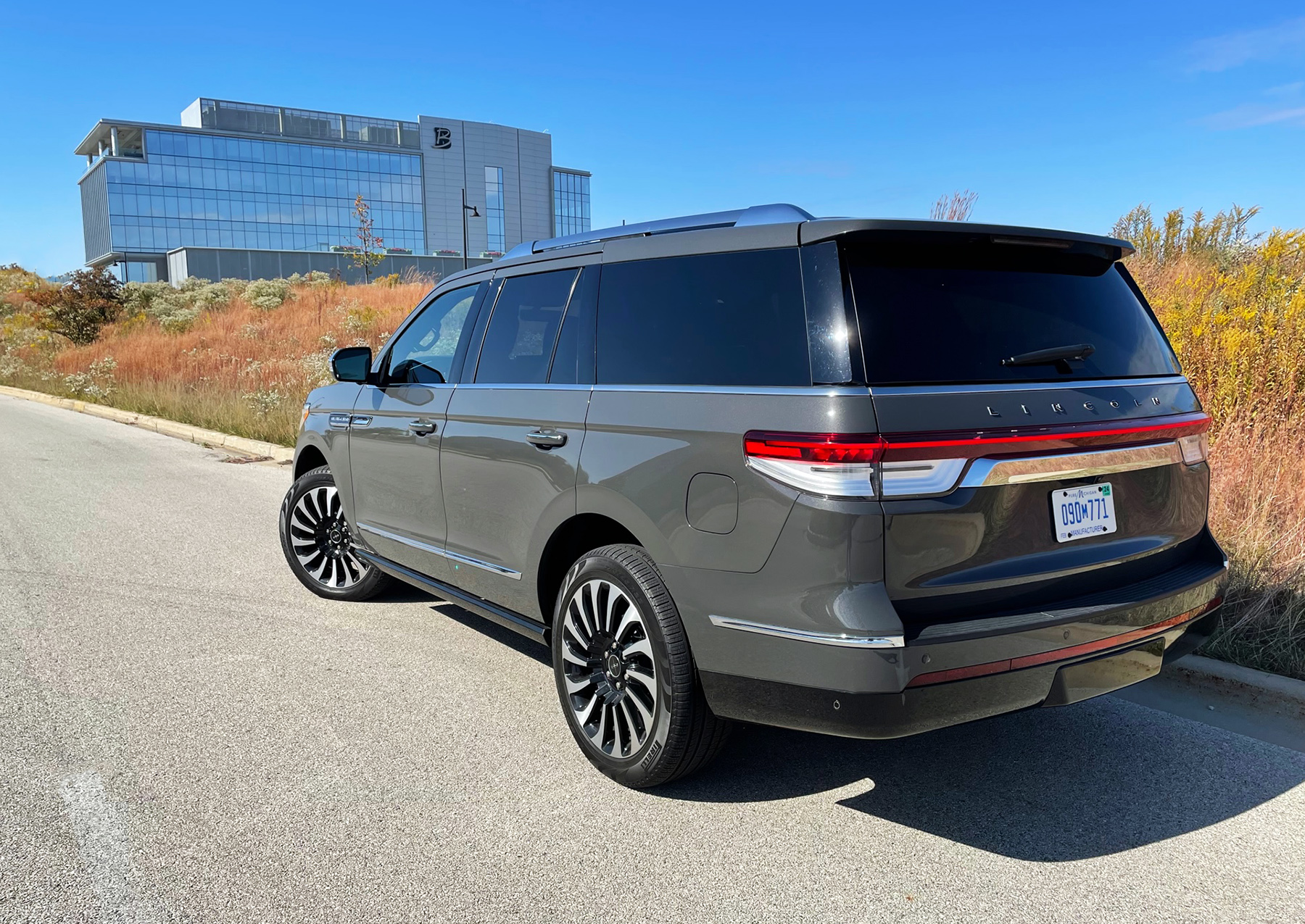 Test Drive: 2022 Lincoln Navigator Black Label | The Daily Drive ...