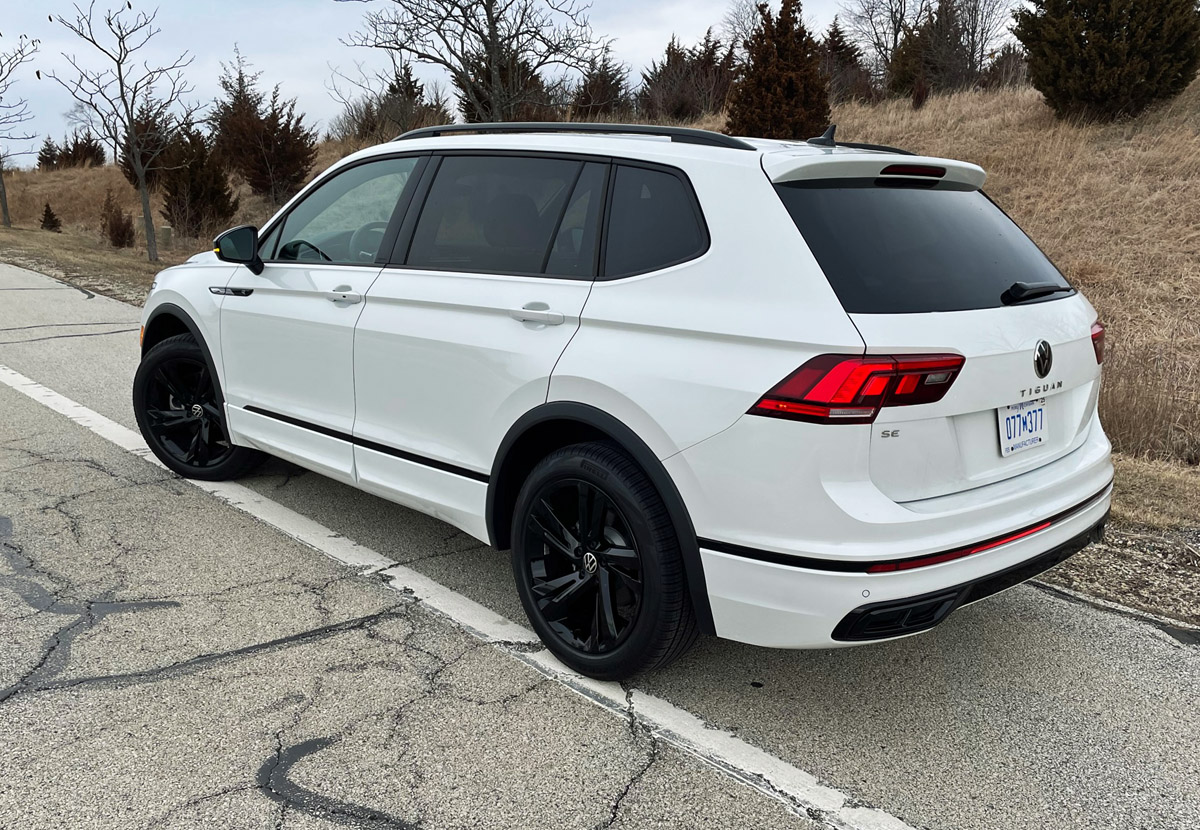 5 Cool Things About the 2023 Volkswagen Tiguan R-Line Black | The Daily ...